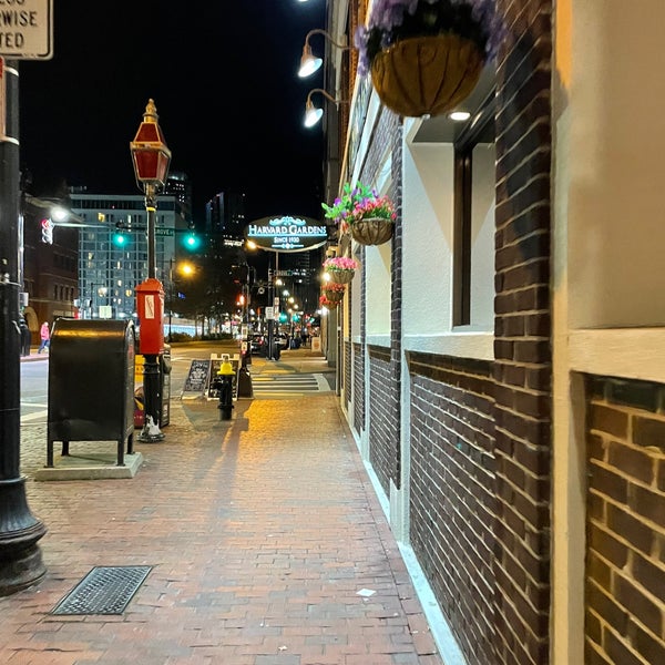 Harvard Gardens - American Restaurant in West End