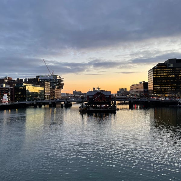 Evelyn Moakley Bridge - Bridge in Downtown Boston