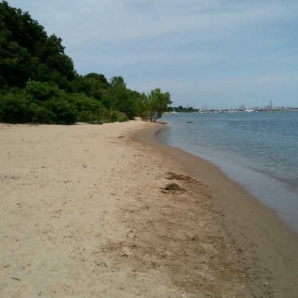 Bayview Park Beach - Beach in Fernwood