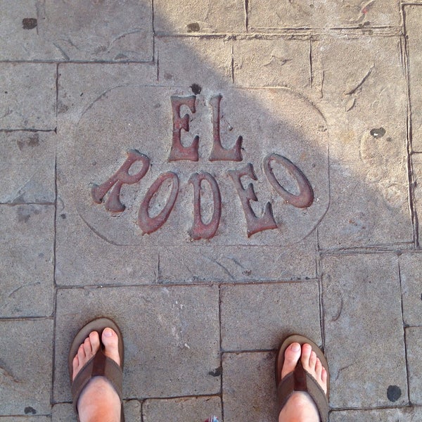 El Rodeo - 306 E Jackson St