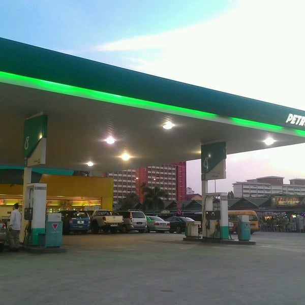 Petronas Cochrane - Gas Station in Maluri