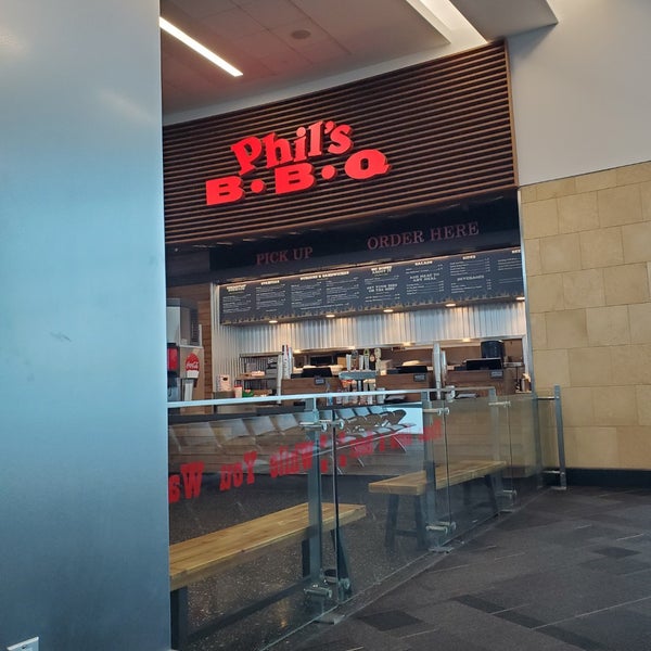 Phil's BBQ - BBQ Joint in Midway District