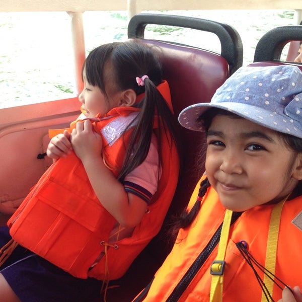 Duck & Hippo Visitor Centre Flyer - Downtown Core - 6 tips from 346 ...