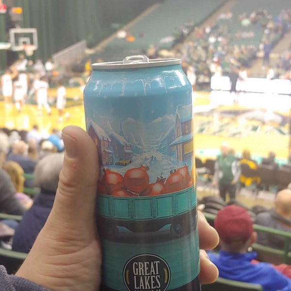 Henry J Goodman Arena at the Bert L & Iris S Wolstein Center - College ...