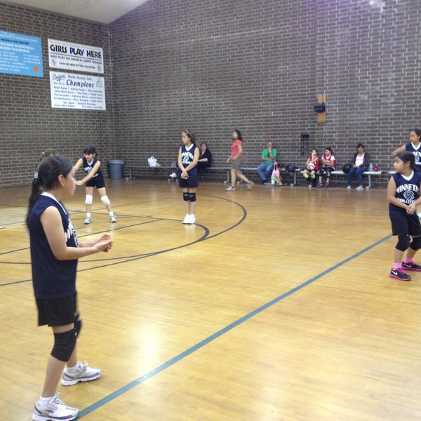 Photos at Winnetka Recreation Community Center Park - 3 tips from 255 ...