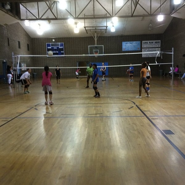 Photos at Winnetka Recreation Community Center Park - 3 tips from 255 ...