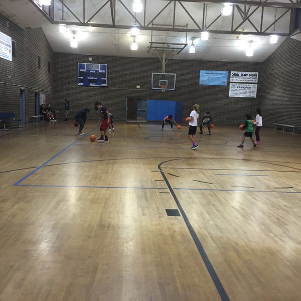 Photos at Winnetka Recreation Community Center Park - 3 tips from 255 ...