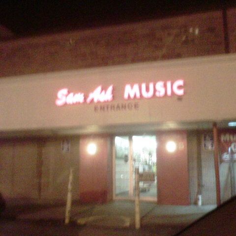 Sam Ash - Westbury, NY