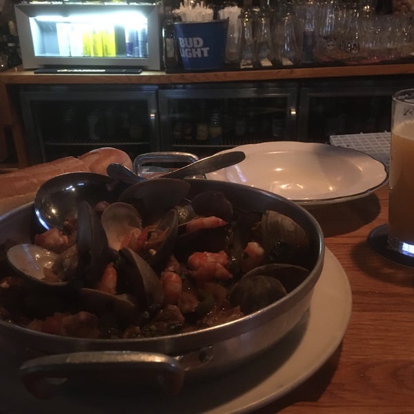 Bello's Pub & Grill - North Ironbound - 52 tips from 1359 visitors