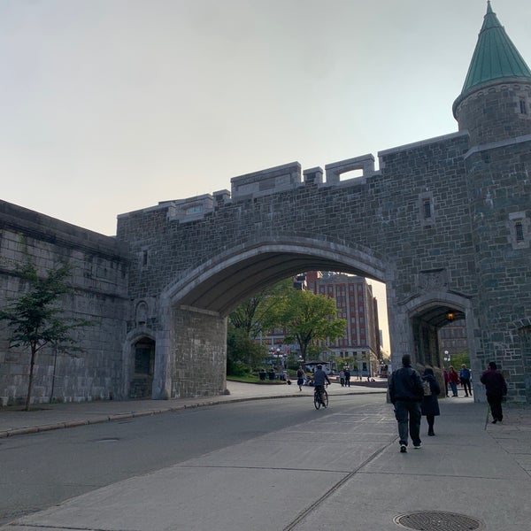 Porte St-Jean - Monument in Quebec