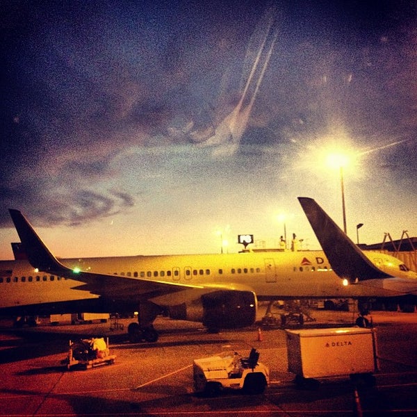 Concourse F - Airport Terminal in Minneapolis