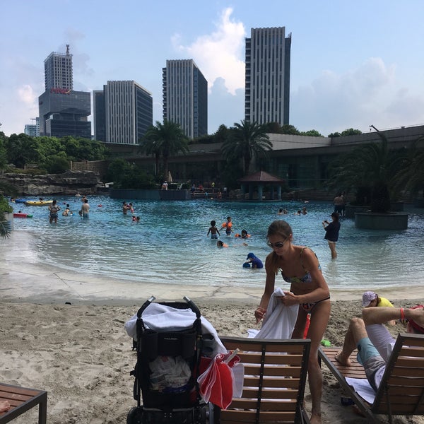 Shimao Riviera Pool - Swimming Pool in Pudong