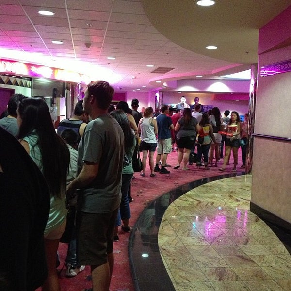 Photos at Regal Edwards Fresno 4DX & IMAX - Woodward Park - 32 tips