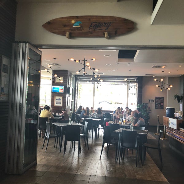 The Coolangatta Hotel - Pub in Coolangatta
