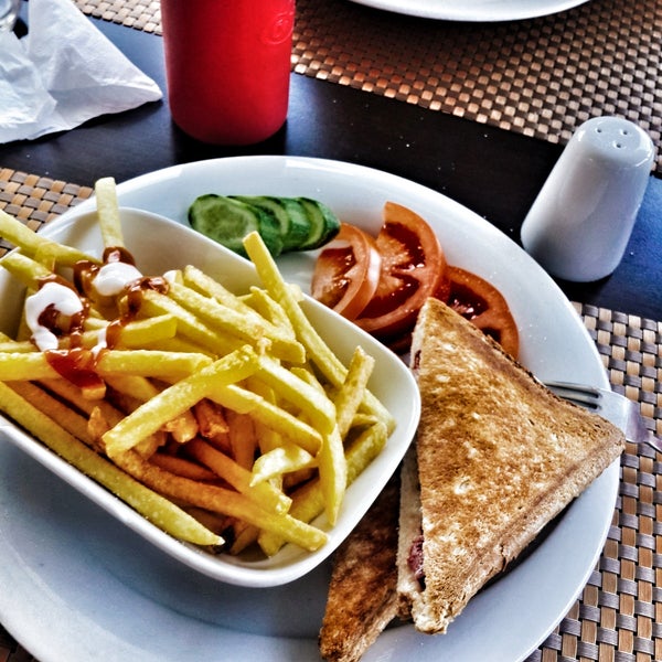 Mamis Restaurant - 19 tips