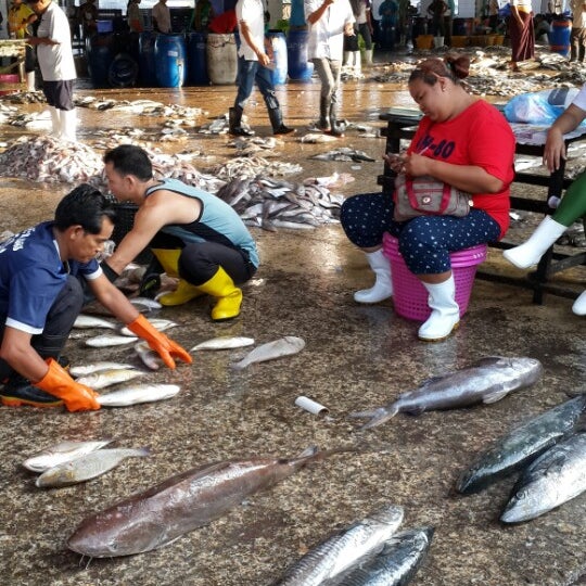 ท่าเทียบเรือ องค์การสะพานปลาระนอง