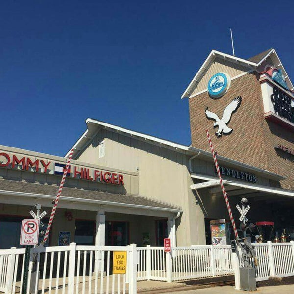 Photos at Ohio Station Outlets - Shopping Mall in Burbank