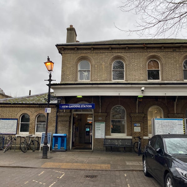 Photos at Kew Gardens Underground Station - Station App