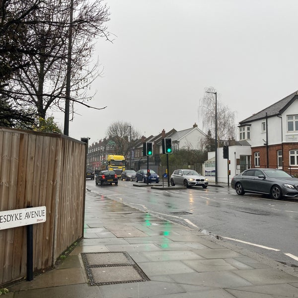 East Sheen - Neighborhood