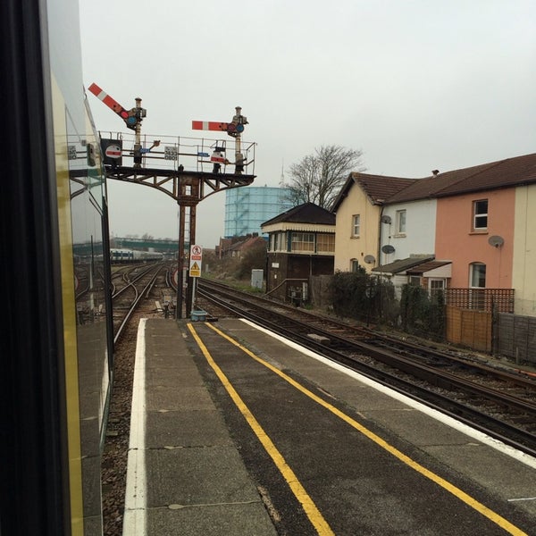 Photos at Littlehampton Railway Station (LIT) - Rail Station in ...