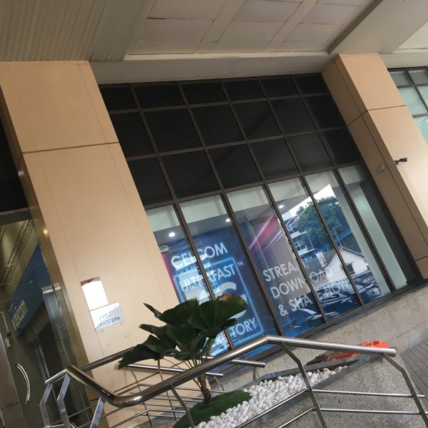 Celcom Blue Cube @ Menara PKNS, PJ, Selangor - Electronics Store