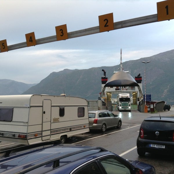 Bruravik-Brimnes - Boat or Ferry in Ulvik