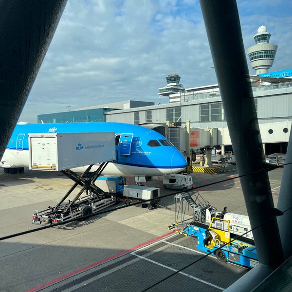 Gate D2 - Airport Gate in Schiphol
