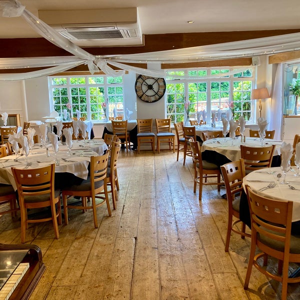 Water's Edge Bar & Restaurant - Yiewsley - Packet Boat Lane