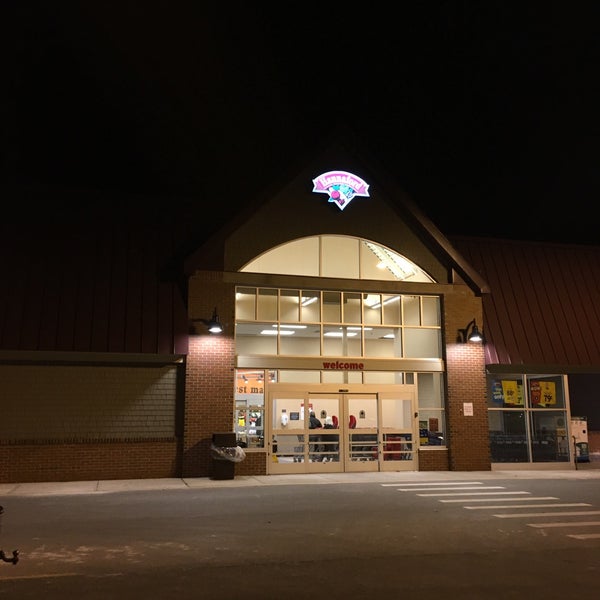 Hannaford Supermarket - 756 Route 1