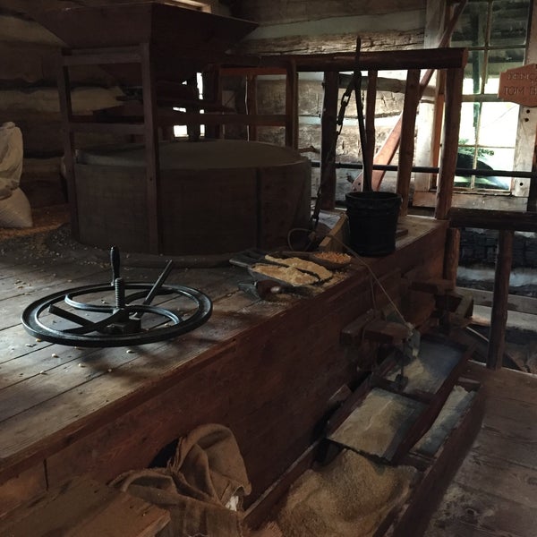 Hart Square - 1 tip from 34 visitors