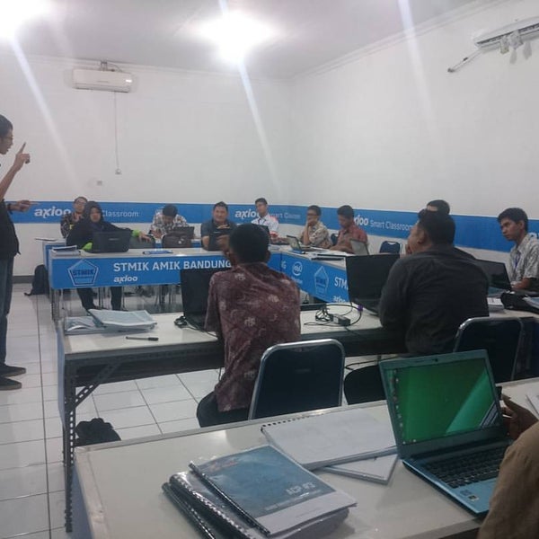 STMIK AMIK Bandung - University in Bandung