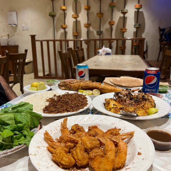 مطعم البصلي للاسماك - البلد - سوق البدو عند باب مكه خلف مدرسة الفلاح