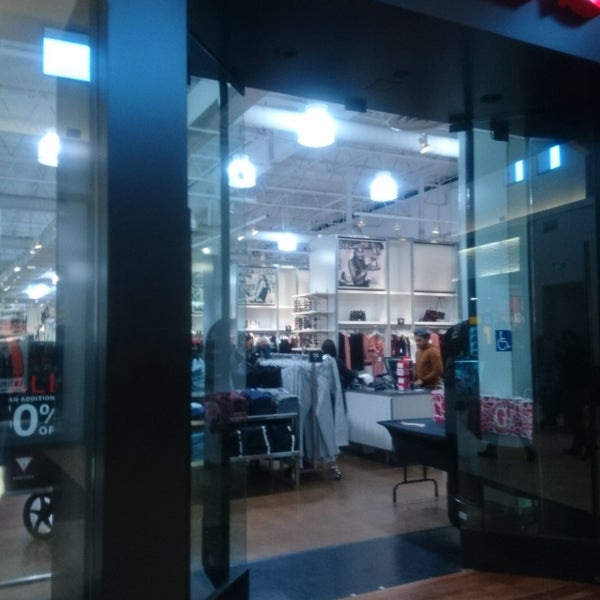 GUESS Factory - Clothing Store in Gurnee