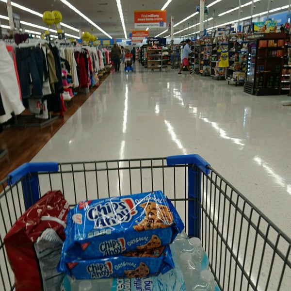 Photos at Walmart Supercenter - Big Box Store in Gurnee