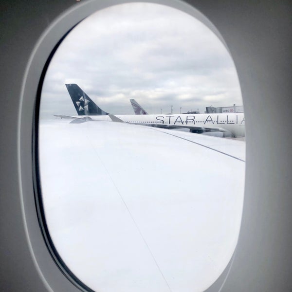 Photos at Lufthansa Flight LH 462 - Plane in Flughafen