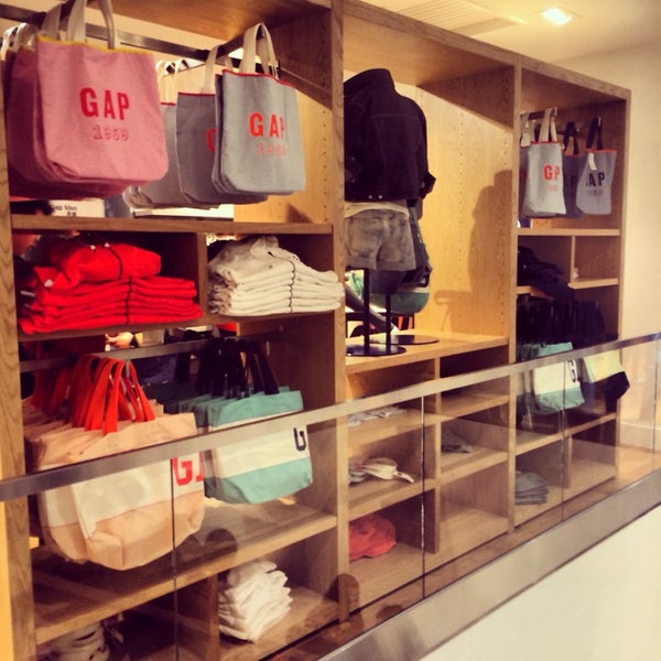 GAP - Xìnyì Qū - 2 tips from 332 visitors