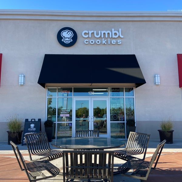 Crumbl Cookies - Bakery