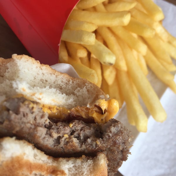 McDonald's - Fast Food Restaurant in Santana de Parnaiba