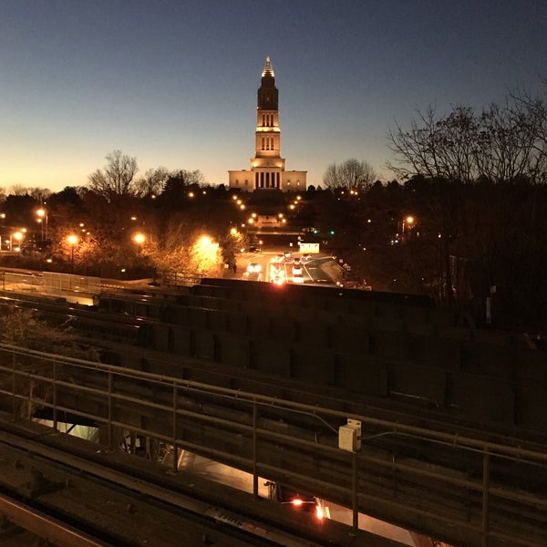 King Street Metro Bus Stop (Metrobus, DASH) - Old Town - 1900 King St.