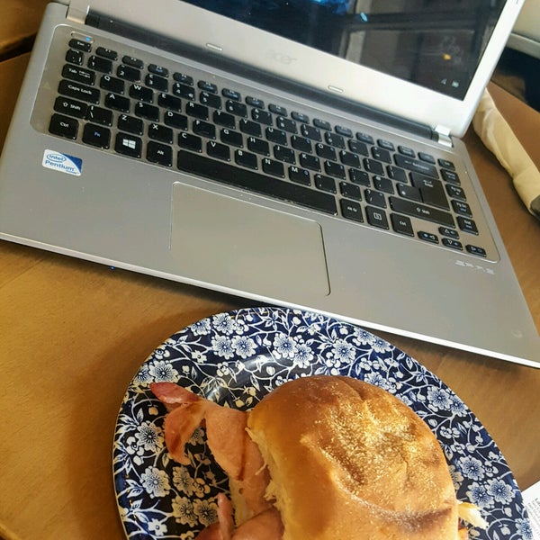 The Guildhall & Linen Exchange (Wetherspoon) - Pub