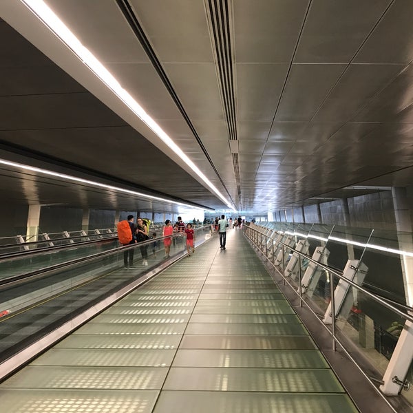 LinkBridge (Between T2 & T3) - Changi International Airport