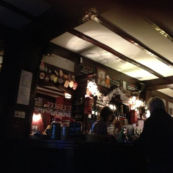 Old Red Lion - Pub in Kennington