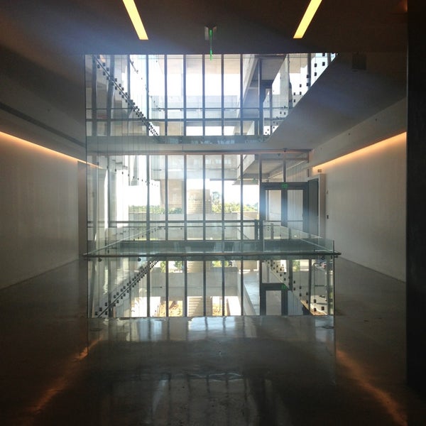 Building R (MDC) - 2 tips from 150 visitors