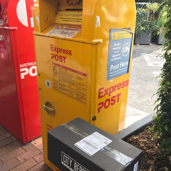 Australia Post - Post Office in New Farm
