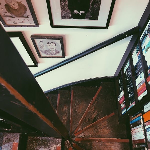 John Sandoe Books - Kensington and Chelsea - 10 Blacklands Ter