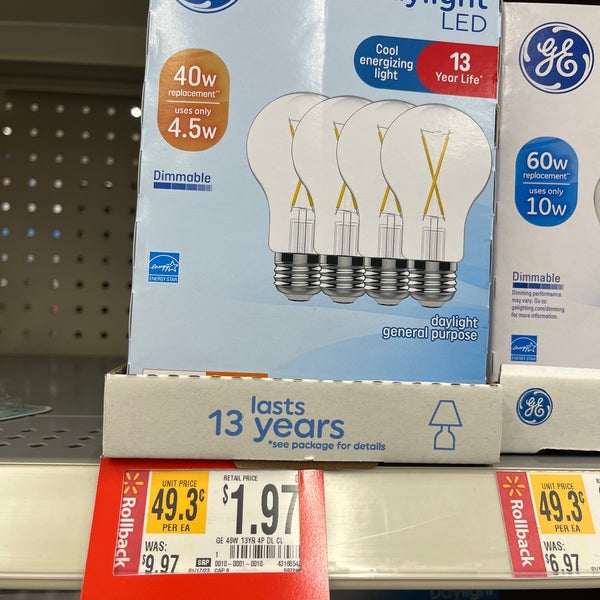 Walmart Supercenter - Clinton, IA