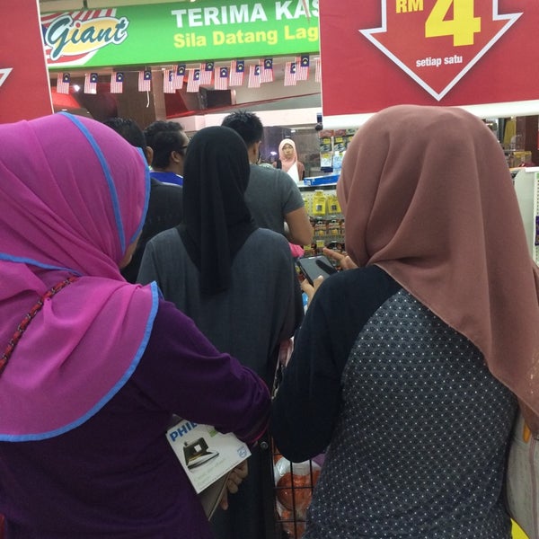 Warta shopping complex - Bandar Baru Bangi, Selangor