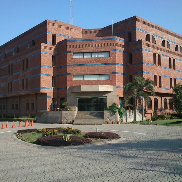 Descon Engineering Headquarters - 18 Kms, Ferozpur Road