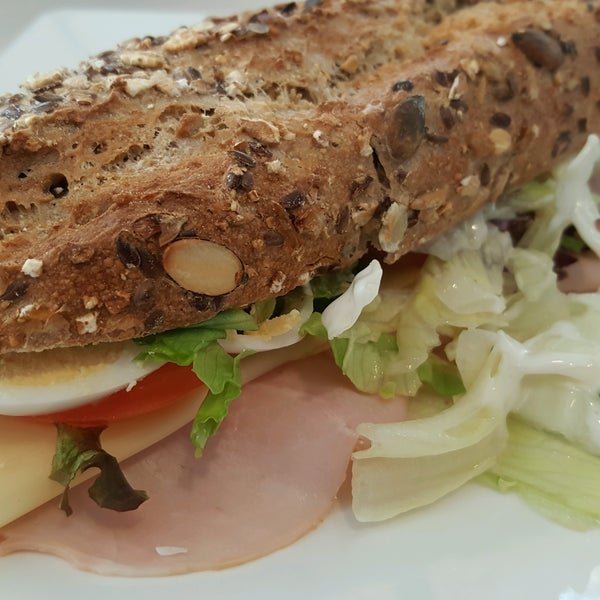 De Heuve Dutch American Diner - 6 tips from 74 visitors