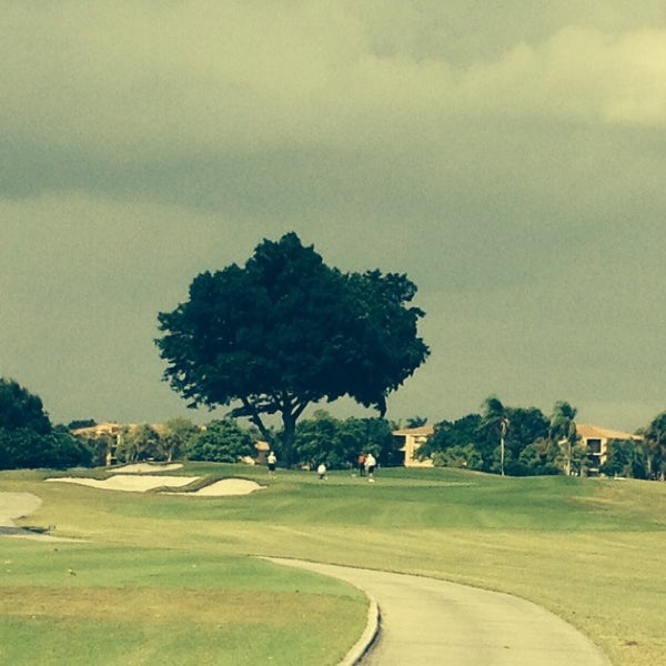 Photos at Jacaranda Golf Club - Golf Course in Jacaranda